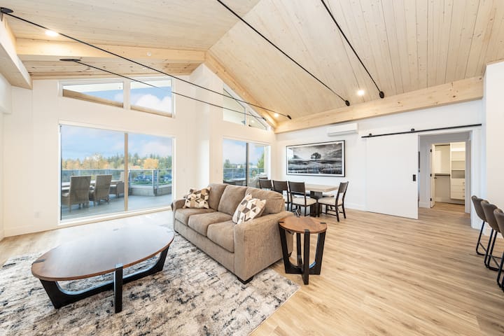 Brand New Luxury Mill Lake Penthouse • Abbotsford - Abbotsford
