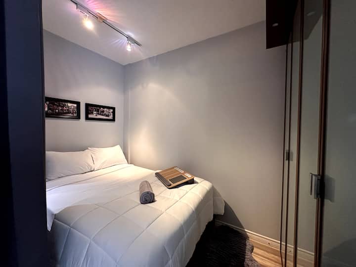 Coal Harbour Jr 1 Br - Marina Steps To Sea Wall - Vancouver