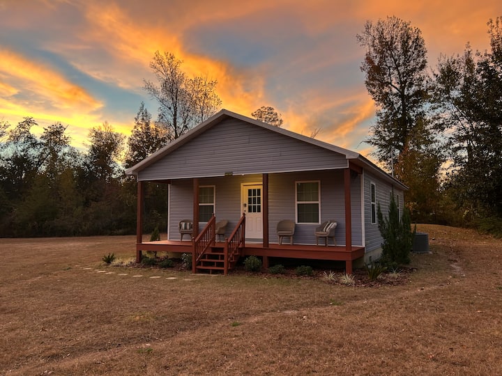 Cozy Modern Cottage - Torreya State Park, Bristol