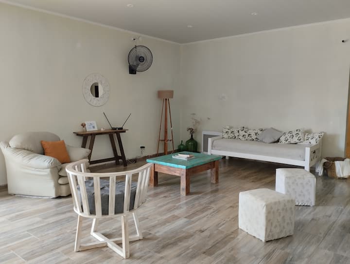 Casa De "Los Colibríes" 
Sumergida En El Campo. - Concepción del Uruguay