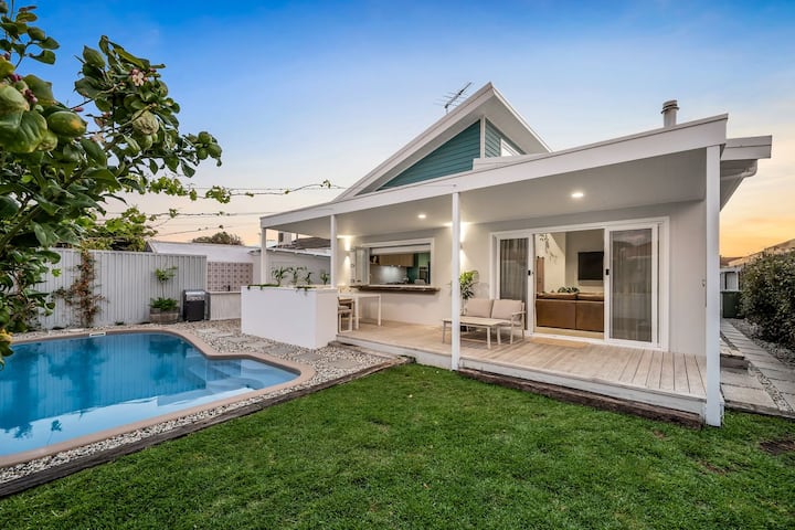 The Ausly - Adelaide