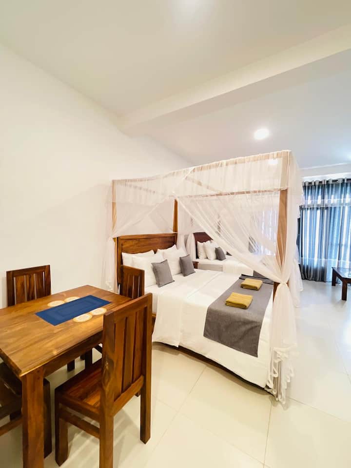 O2 Luxe Living: Full-floor Villa For Large Groups - Mirissa