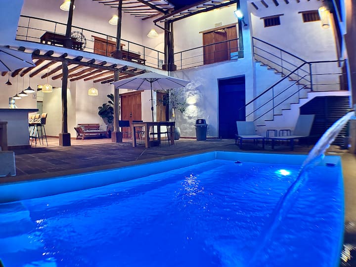 Lindo Apto Colonial | 3 Balcones. Piscina/jacuzzi. - Barichara