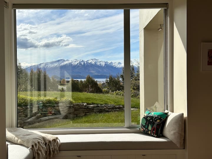 Wanaka's Woodfull House - Wanaka