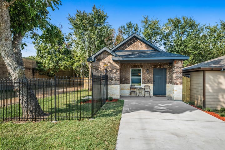 New Build | Pet-friendly | Handicap Accessible - Houston, TX
