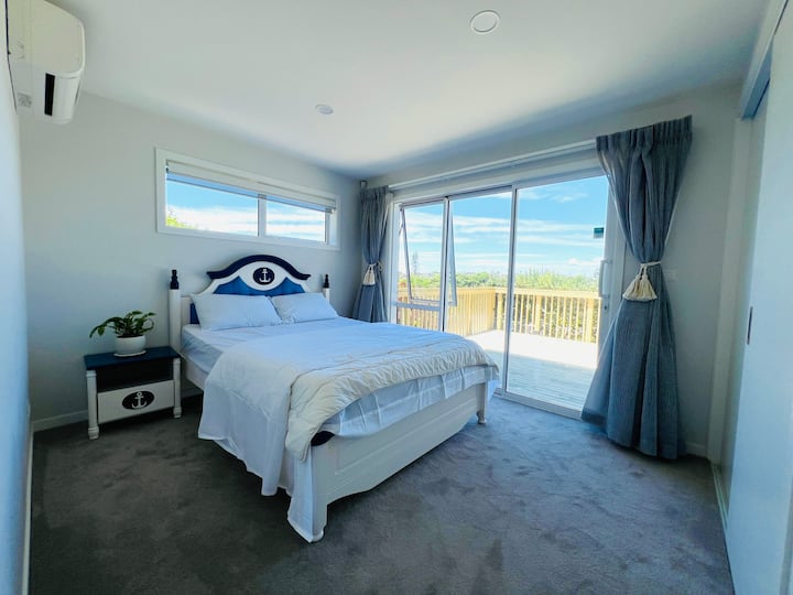 Rooms In Longbay, Auckland - Auckland