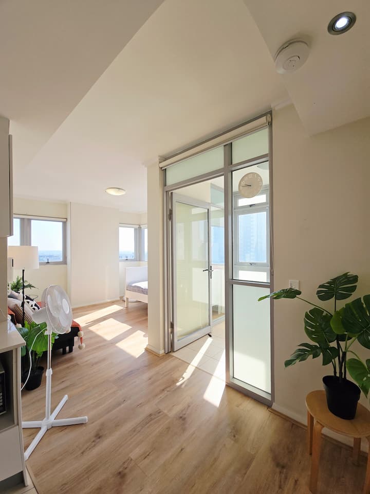 Spacious Home Just Opposite To The Burwood Station - Sydney