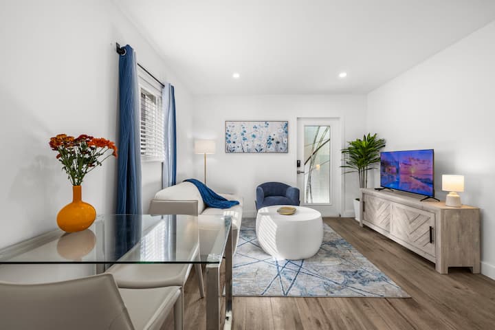 Near Brickell 2br, Free Parking, Patio, Pets Ok - Miami