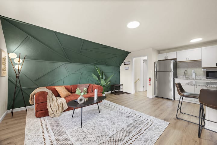 Squirrel Hill Modern Haven 1br W/parking - Pittsburgh, PA