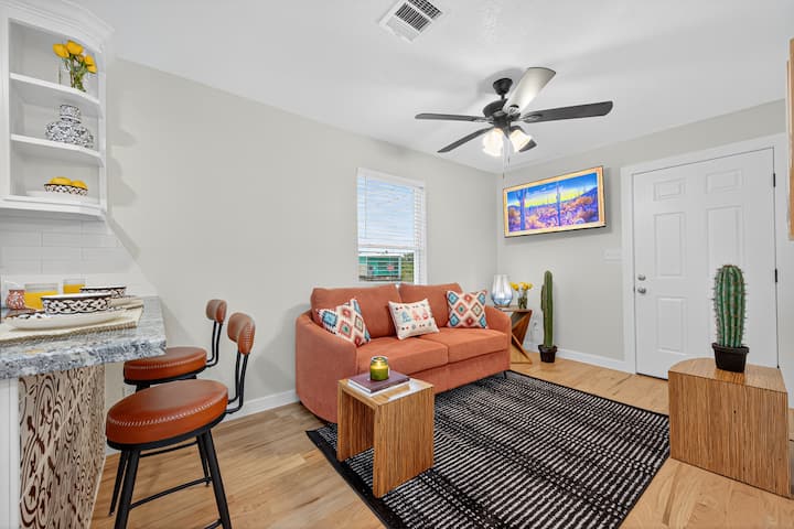 Prickly Pear Place - Just 8 Minutes From Downtown - South Houston, TX