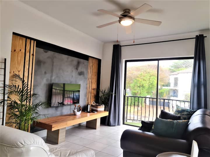 Serenity – Cosy Modern 2-bed, 300m From The Beach - Jeffreys Bay