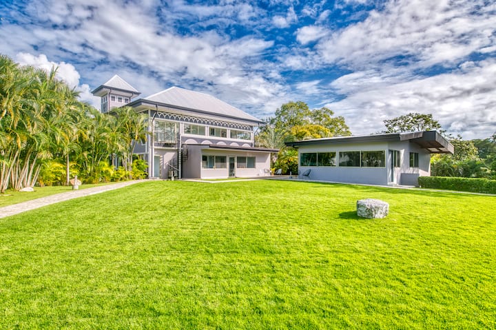 Family Retreat W/ Pool & Ocean View - Holiday Home - 諾薩拉區