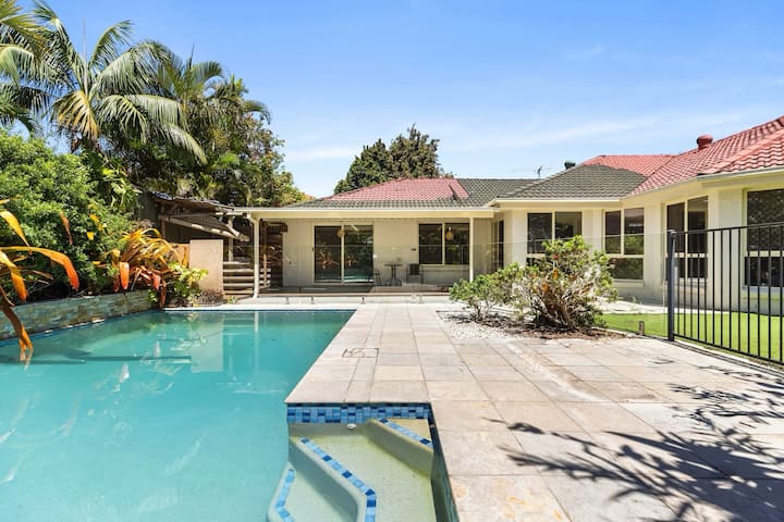 4br Bayside Retreat W/ Pool —Walk To Waterfront - Coochiemudlo Island