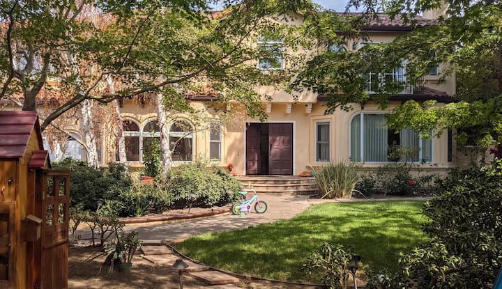 Cozy House For A Family In Palo Alto - Los Altos, CA