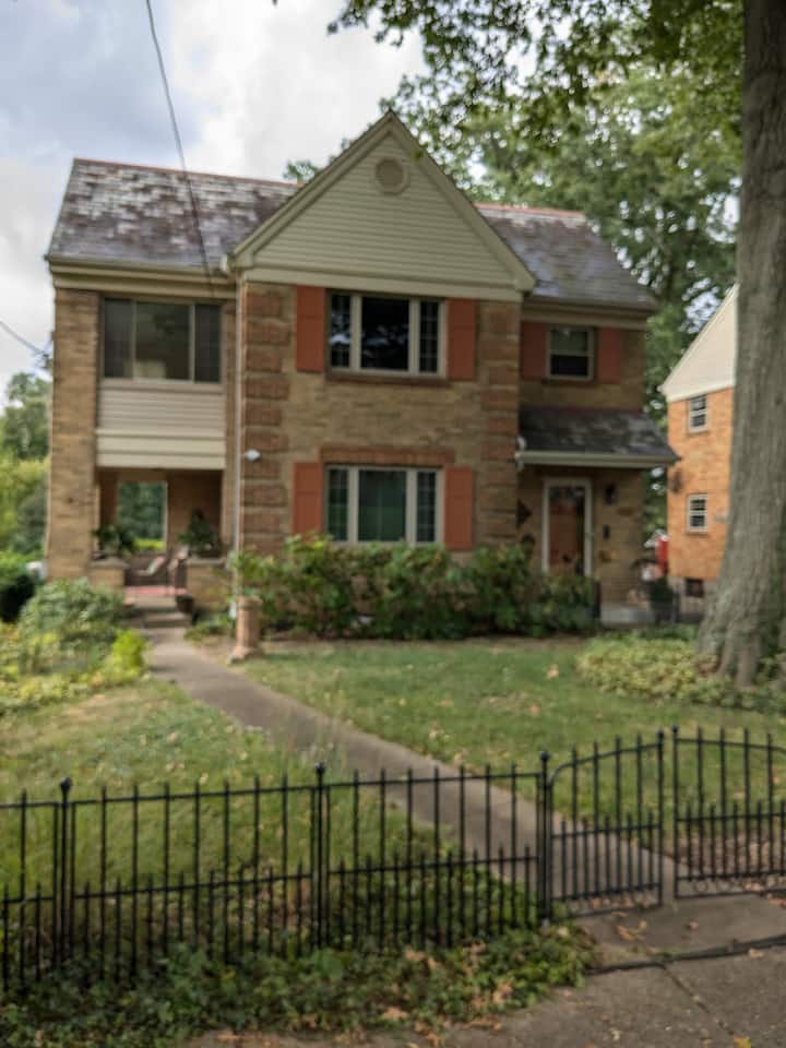 Lily Pad Inn, 2 Bd 2 Bth
Near Kenwood & Evendale - Cincinnati