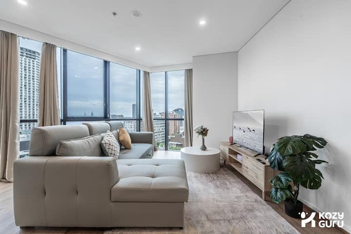 Kozyguru | China Town | Stylish City-view Retreat - Sydney