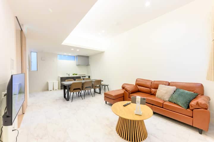 一棟まるごと貸切、ドーム徒歩圏!博多・天神・中州へのアクセス抜群の家族旅行・グループ旅行向けホテル - Fukuoka