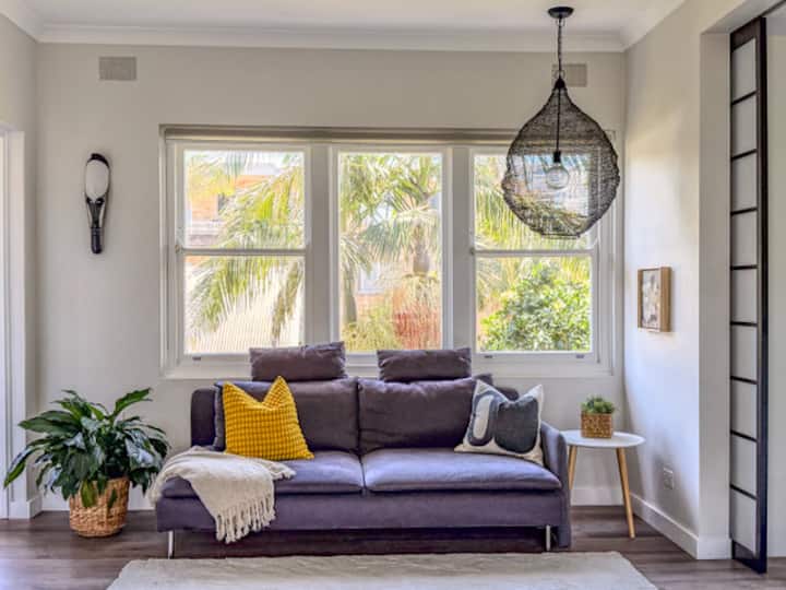 Manly - Stylish Apartment, Carport & Walk To Beach - Manly