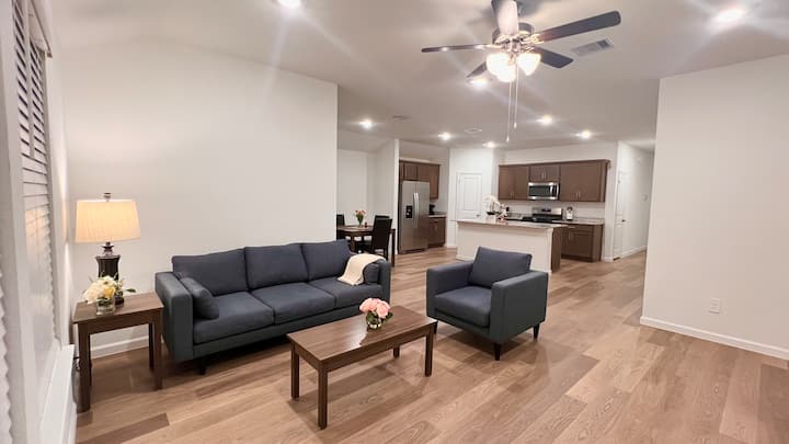 New Construction Cozy Stay - Brenham, TX