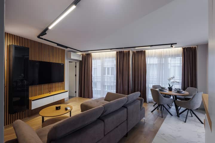 Luxury Apartment. Top Center - Sliven