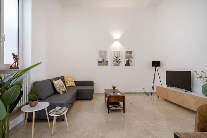 Piazza Del Mare Spacious Apt With Private Patio - Bari
