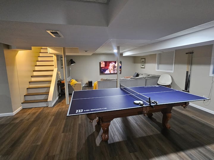 Private 1br Suite: Full Kitchen & Free Parking - Roanoke, VA