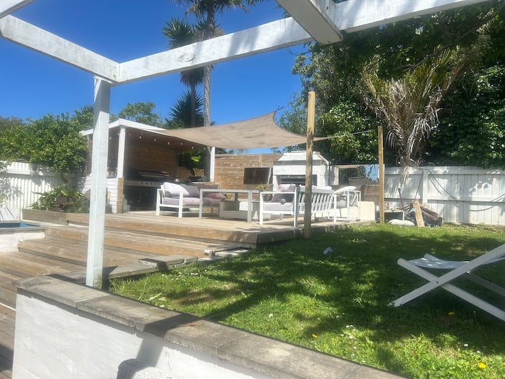 Kingsland Family Home – Pet Friendly & Comfortable - Auckland