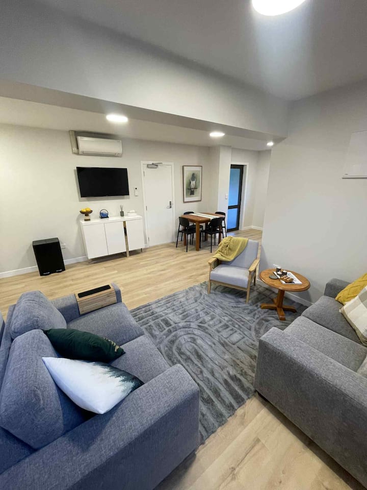 Lakes Rest
Private Lake Okareka 2 Bed Apartment. - Rotorua