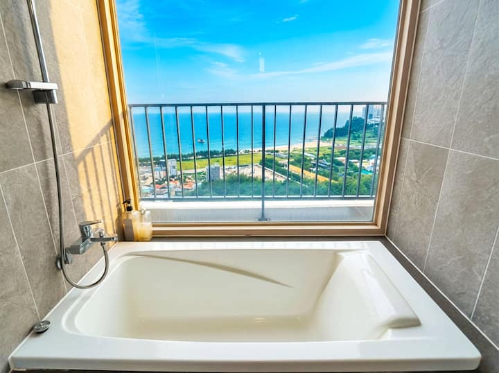 2.0 해돋이 오션뷰 · 해변도보7분 감성숙소 | 블루테라 파노라마 로얄 스위트 R2_ - Sokcho-si