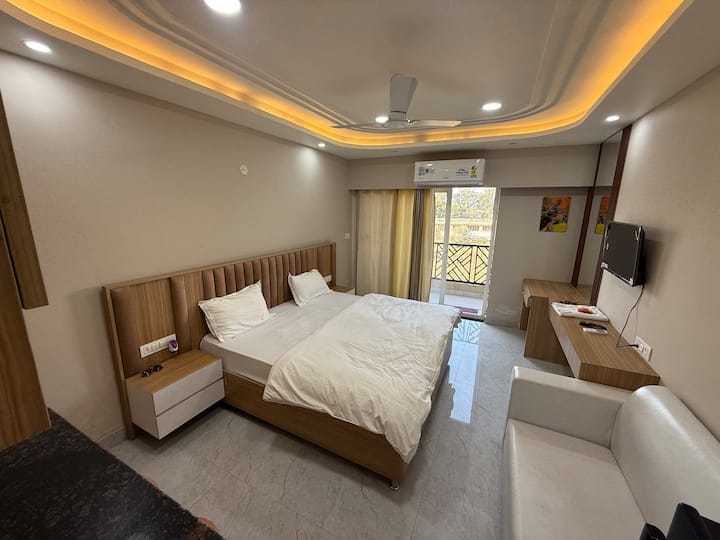 Vrinda Nest|
Walk To Temples - Vrindavan