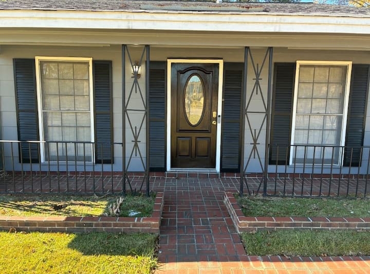 Buddy's Place - Alabama Safari Park