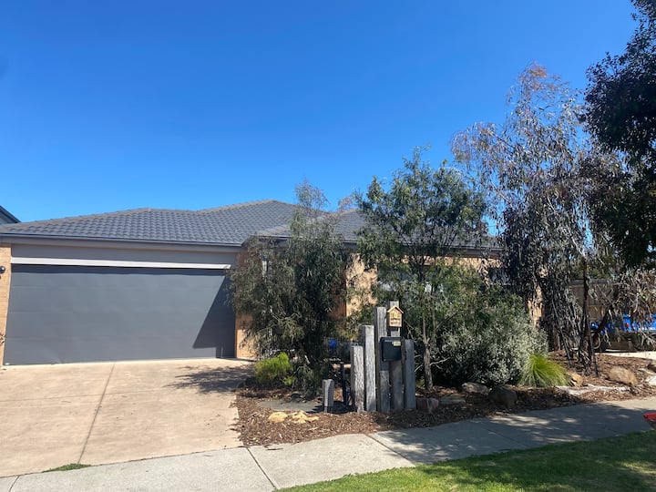 Spacious 4 Bdrm Home Close To Whites Beach Torquay - Torquay