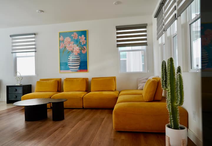 Minutes To Disneyland & Conv Center | Modern Home - La Habra, CA