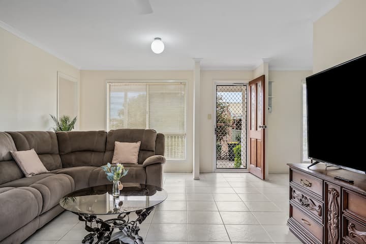 Swainson On Fontaine - Adelaide