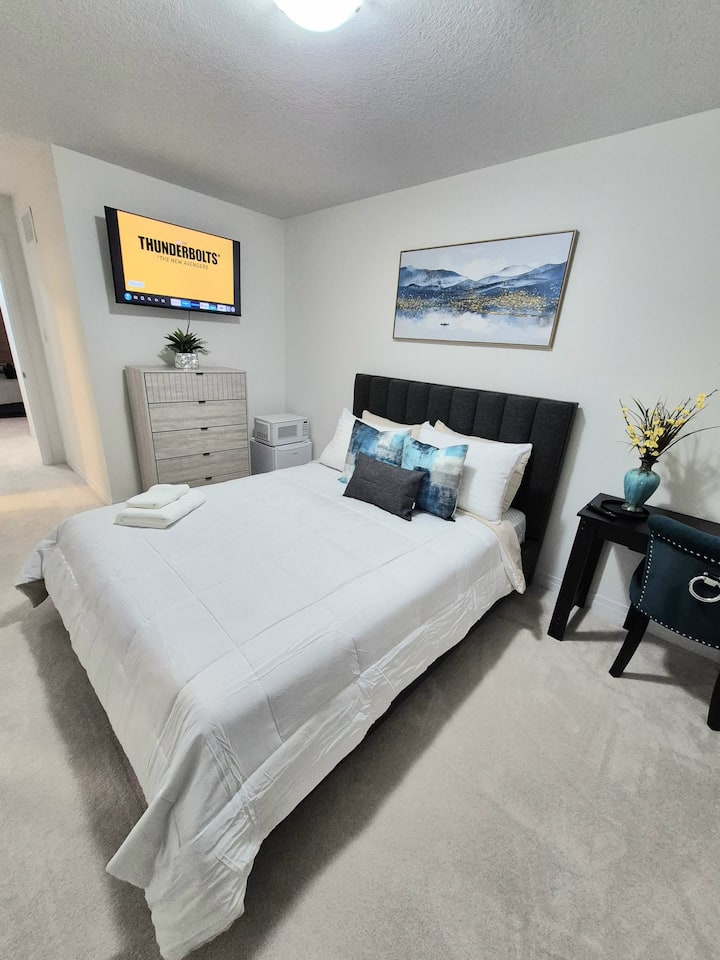 New Modern 1br • Private Bath • Clean & Quiet Stay - Brantford