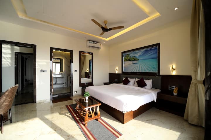 Escape To The Luxurious 6 Bhk Honey Villa, - Mahabaleshwar