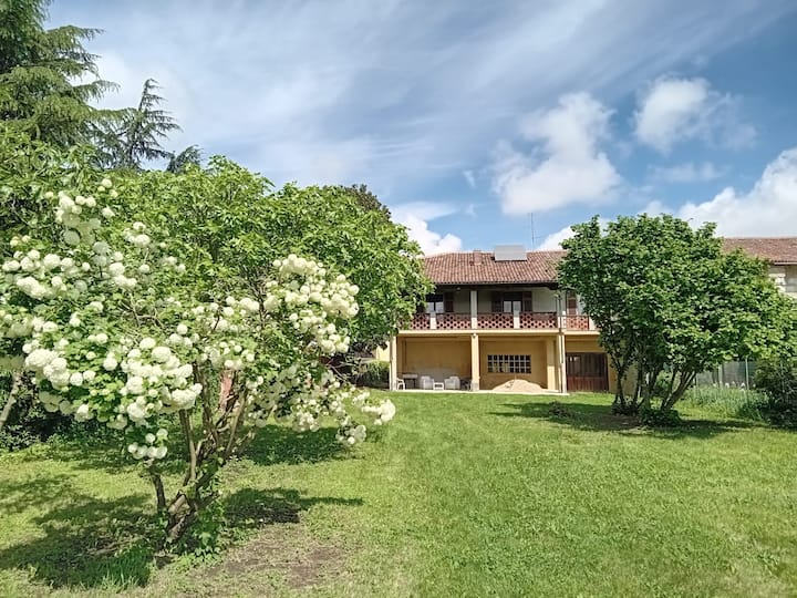 Intera Villa Indipendente Nel Monferrato - Rive