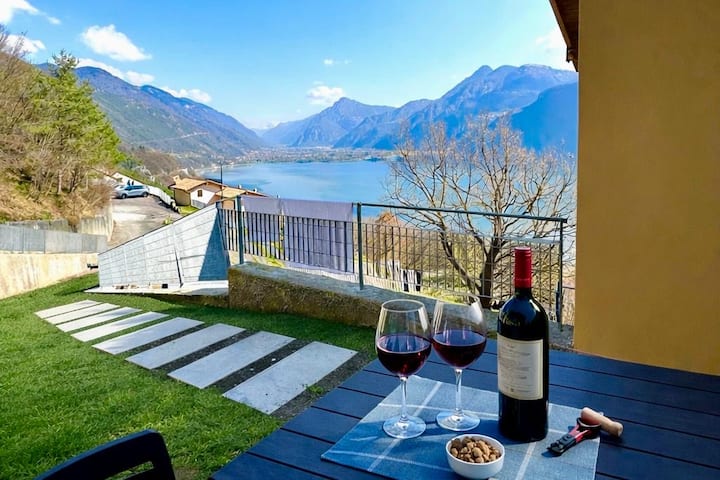Quiet Lake-view Apartment - Bagolino