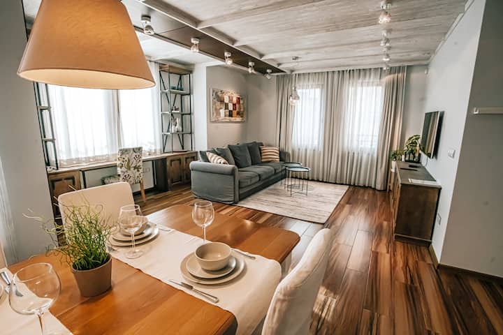 Designer | Underground Parking | 2 Baths | W&d - Burgas