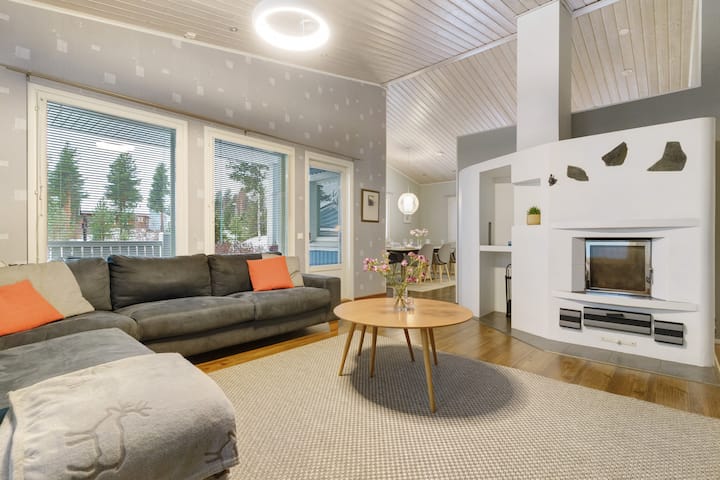 Villa Arctic Glow, Private Sauna, Free Wifi - Rovaniemi
