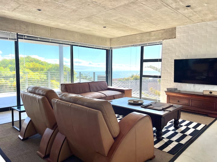 The Sea Tree: Central Plett Sea & Lagoon View Stay - Plettenberg Bay