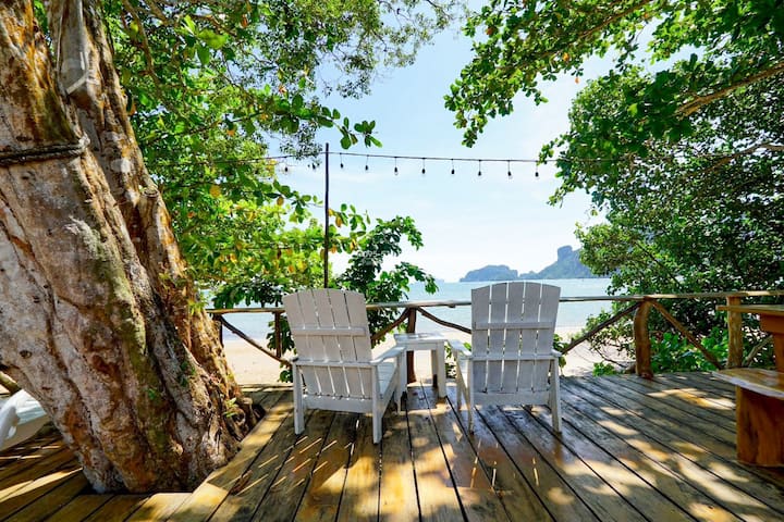 กรีนเฮาส์ 4 ห้องนอน 4 ห้องน้ำ ติดหาดส่วนตัว - Provincia de Krabi