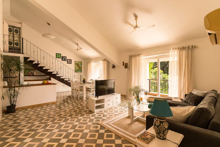 Lamer | 2bhk With Private Terrace & Balcony - Goa