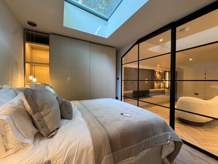 Luxury 1 Bed House In Great Location! - 얼 코트