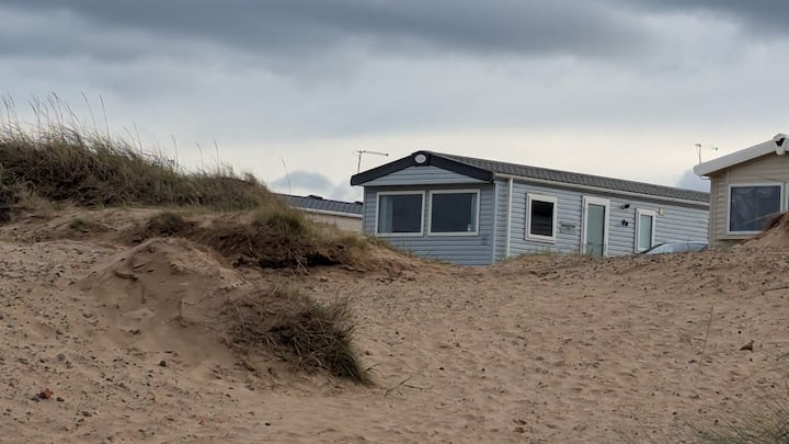 Beachfront Static Caravan. Metres From The Beach - Redcar