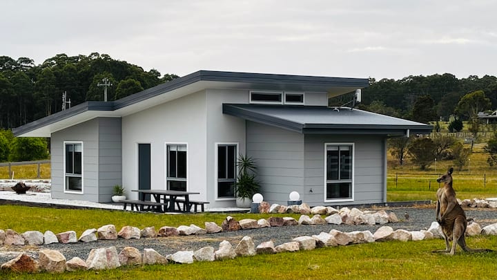 Hillside Retreat-nowra Hill-holiday Guest House - Nowra