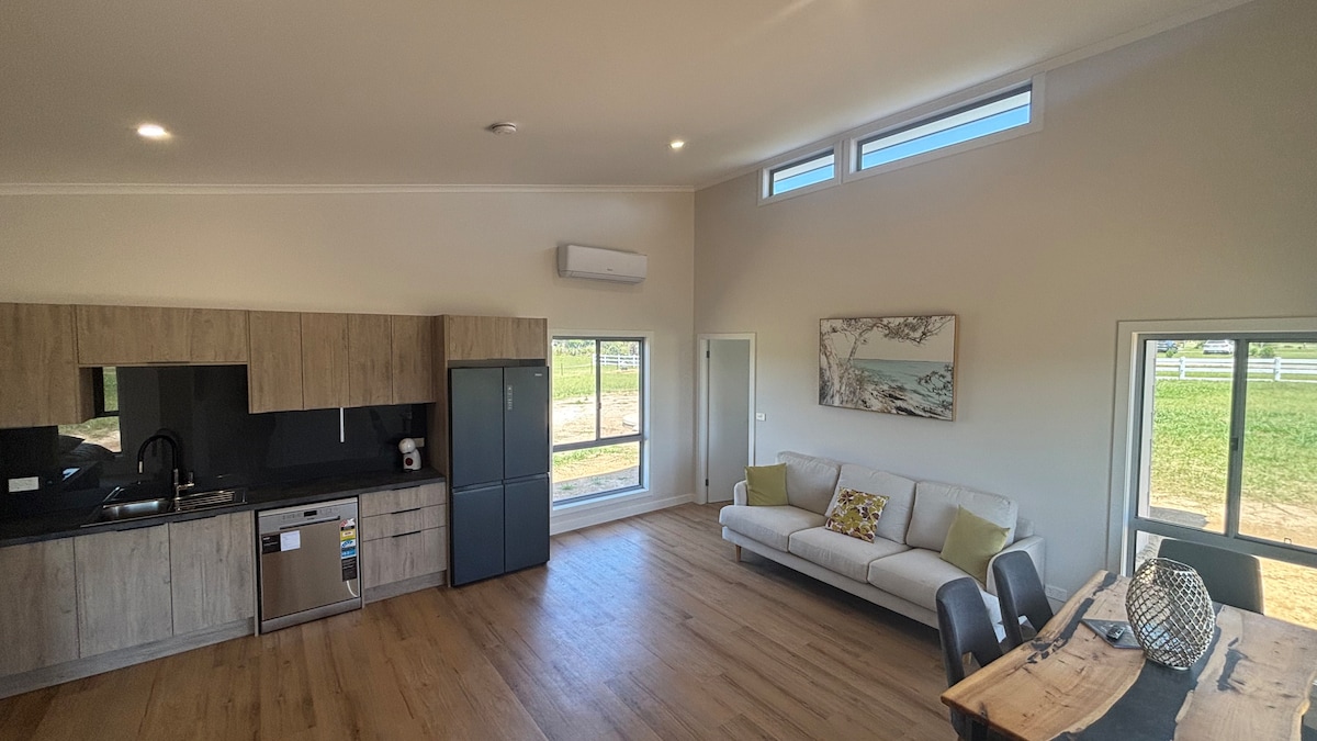 Hillside Retreat-Nowra Hill-Holiday Guest House - Bungalows for Rent in ...