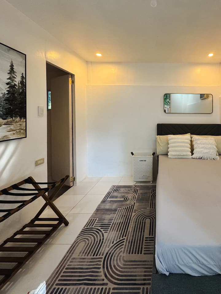 Calm Cabin Suite - Private Cr | Ac | Spacious Yard - Santa Catalina