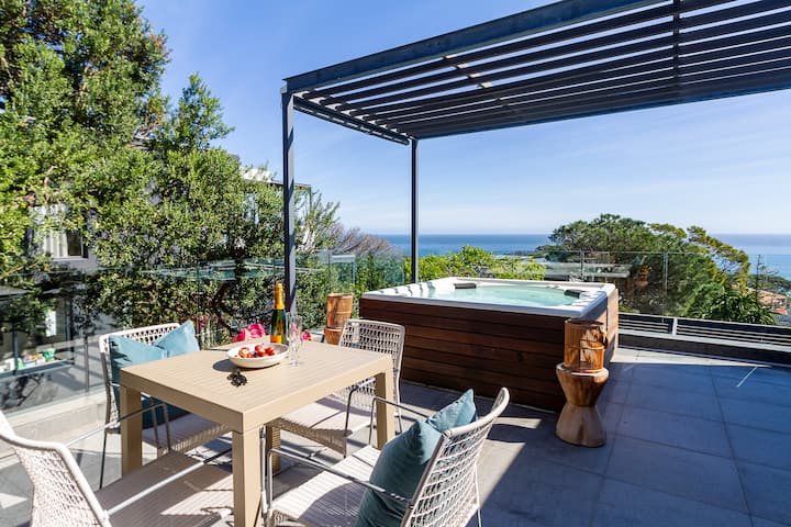Lux 4 Br Villa With View, Pool & Jacuzzi - Camps Bay