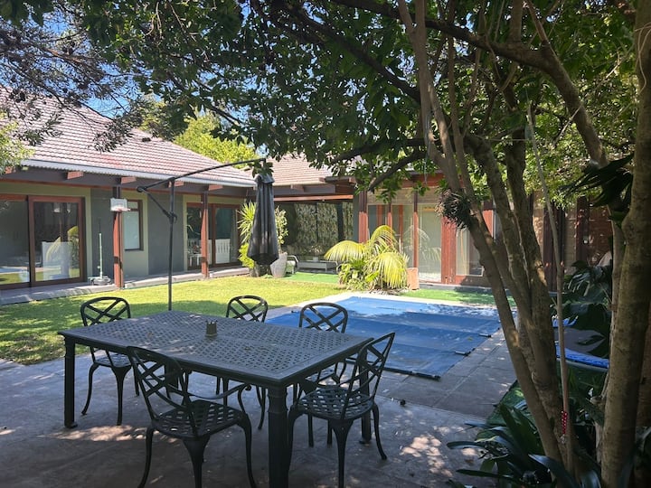 Full House With Studio Flat And Solar Heated Pool - Kaapstad